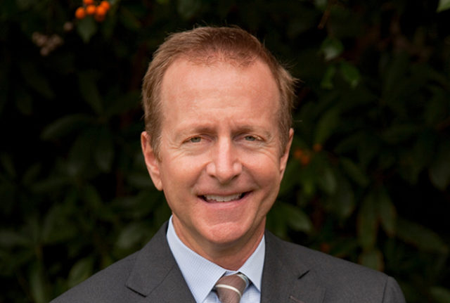 El ex inversionista Austin Beutner es nombrado nuevo superintendente de ...